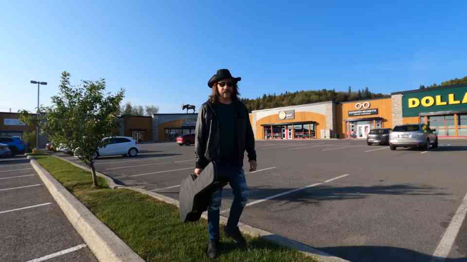 I pretended to be a street musician to avoid getting caught