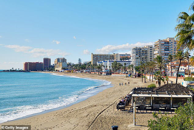 Brits who abandoned their children at Spanish hotel to 'go partying ...