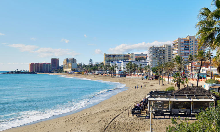 Brits who abandoned their children at Spanish hotel to go partying are ...