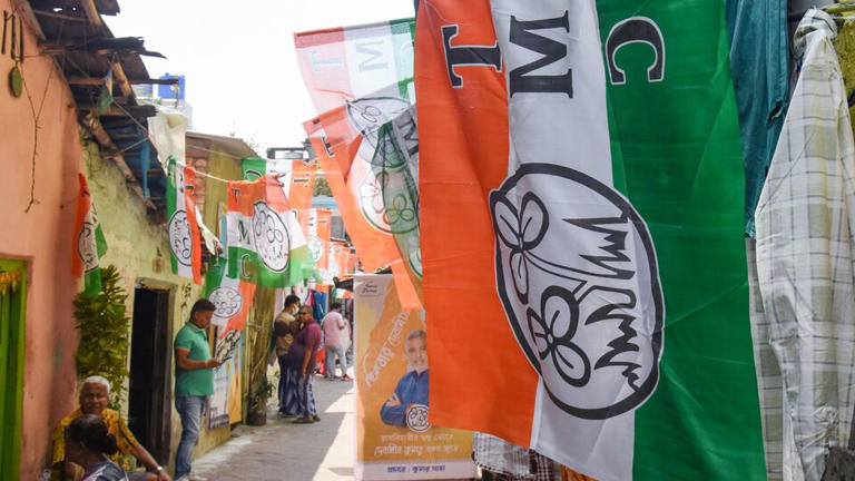 Will TMC’s symbolic ‘Jora Ghas Phul’ stay with Mamata Banerjee or be ...