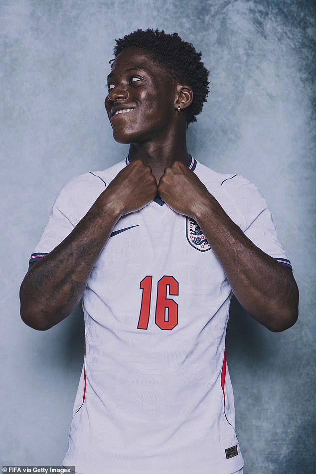 England's official World Cup squad portraits mercilessly mocked by fans ...