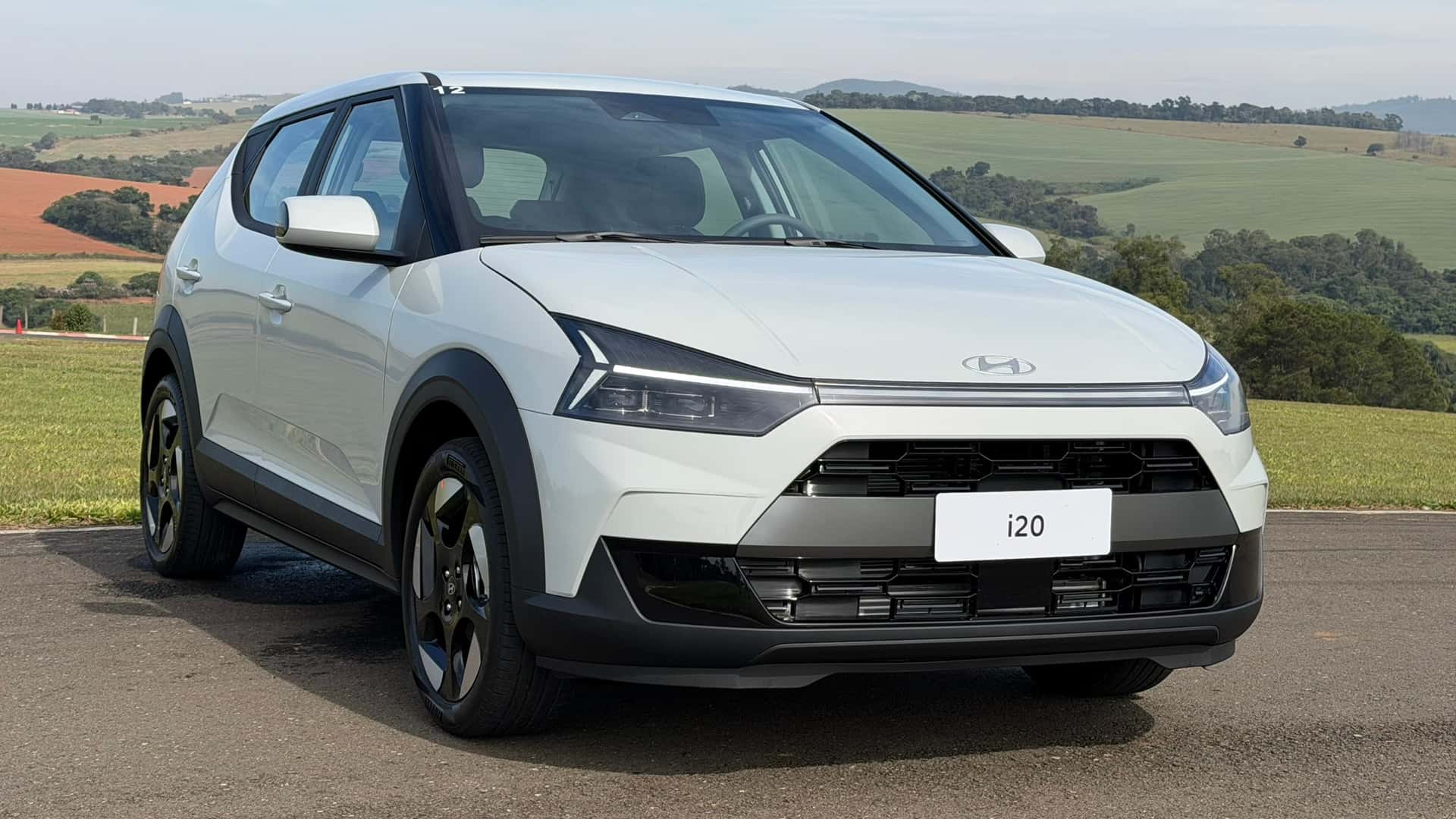 Hyundai lança novo i20 2027 no Brasil por R$ R$ 99.990 contra Polo ...