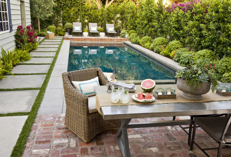 6 landscaping projects that boost your home's value, according to experts