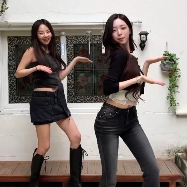 'JYP 막내 라인' 안소희X유나, 11세 나이 차 뛰어넘은 비주얼 케미