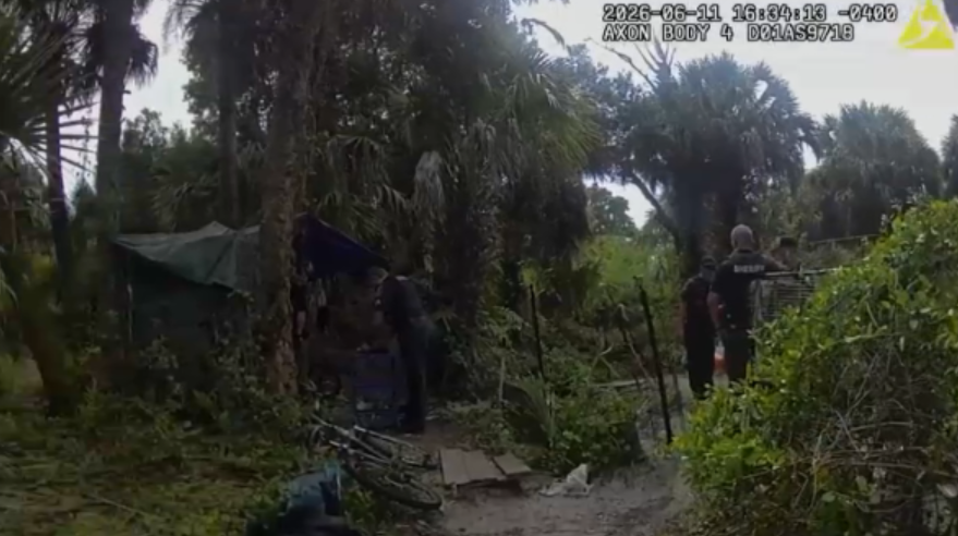 Hallan siete artefactos explosivos caseros en campamento en el condado Lee