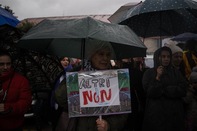 Por tierra y mar contra Altri y la mina de Touro: A Illa de Arousa ...