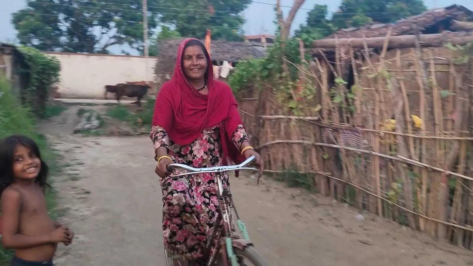 ‘Snake Lady’ of West Champaran spends four decades rescuing venomous ...