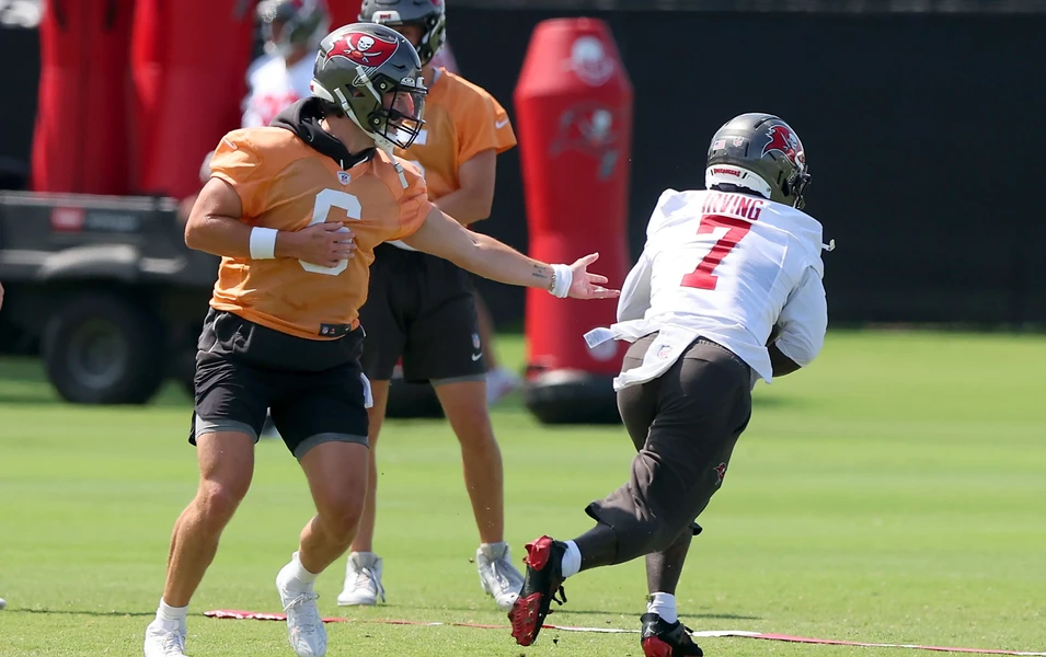 Vikings eye Baker Mayfield if Murray experiment fails