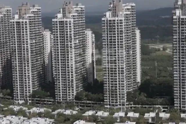 Compró un apartamento millonario con vista al mar sin saber que era una ...