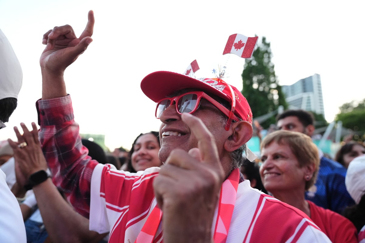 Buble headlines star-studded opening ceremony before Canada vs Bosnia