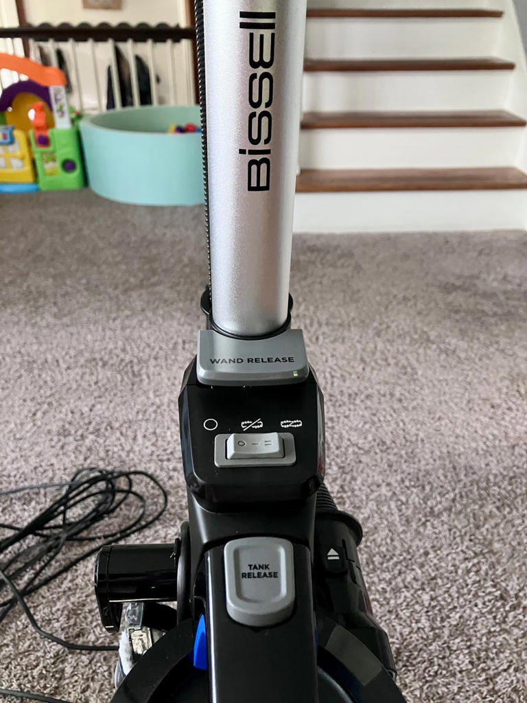 I tested Bissell’s Pet Hair Eraser Turbo Lift-Off. It’s more versatile ...