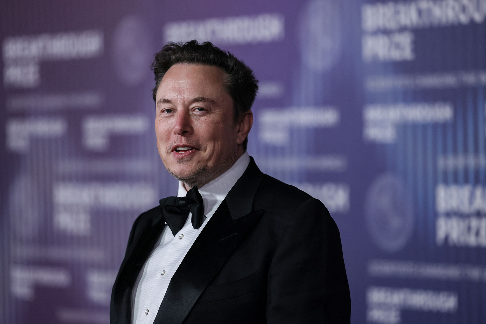Elon Musk becomes the world’s first trillionaire after SpaceX’s ...