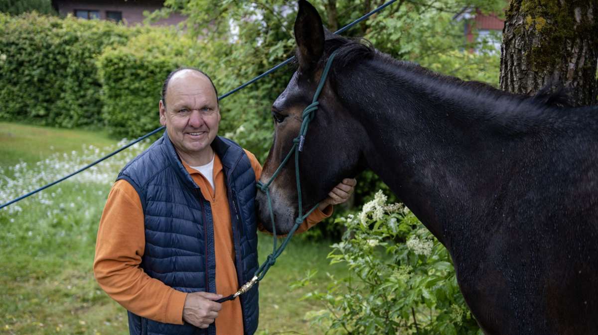 Unterwegs im Kreis Freudenstadt - Mit Muli-Dame Peregrina wandert Peter ...