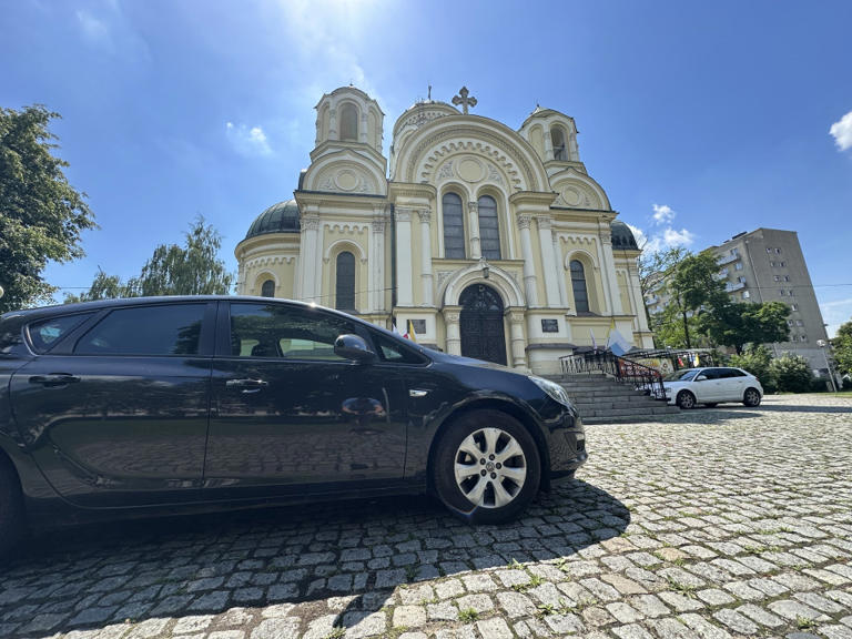 Dziki parking przy kościele św. Jakuba w Częstochowie. MZD radzi, jak ...