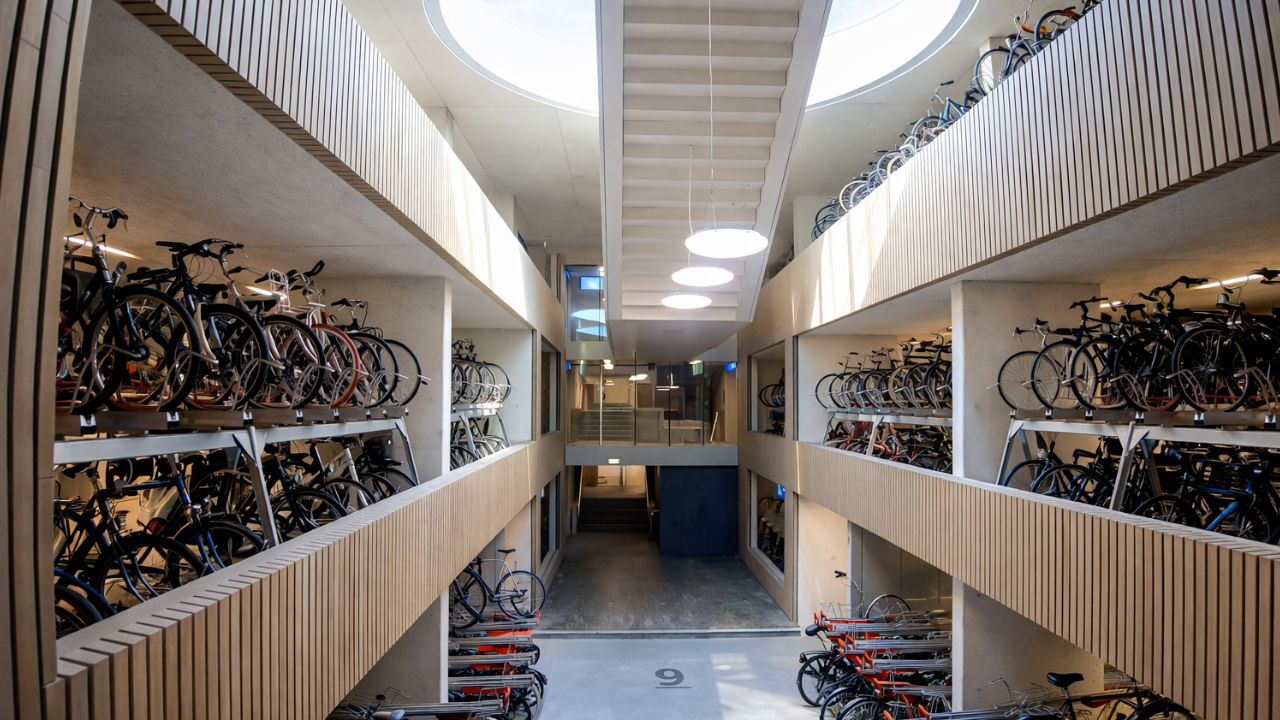 Exploring the world's largest bicycle parking garage in Utrecht (4K)
