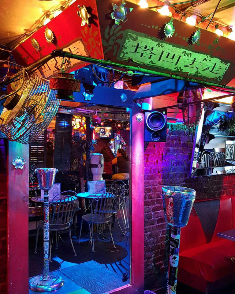 Iconic Lower East Side dive bar says landlord is trying to steal its ...