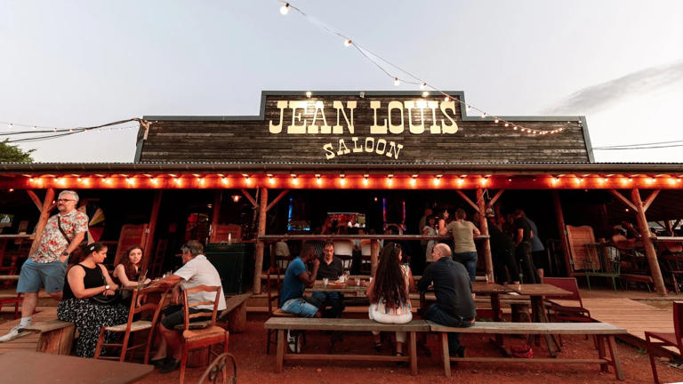 Un festival de rock western géant réservé aux célibataires débarque à ...