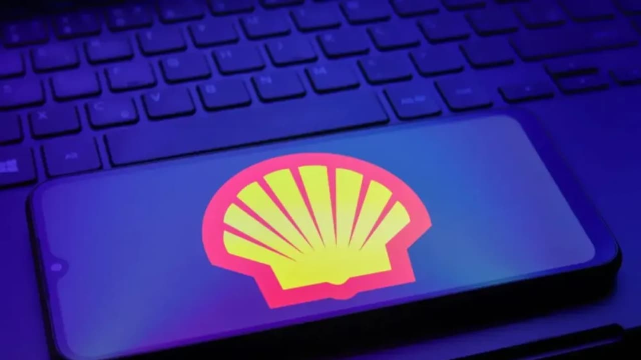SHEL Doubles Down On Fossil Fuels — Reportedly Eyes $1B Offshore Wind ...