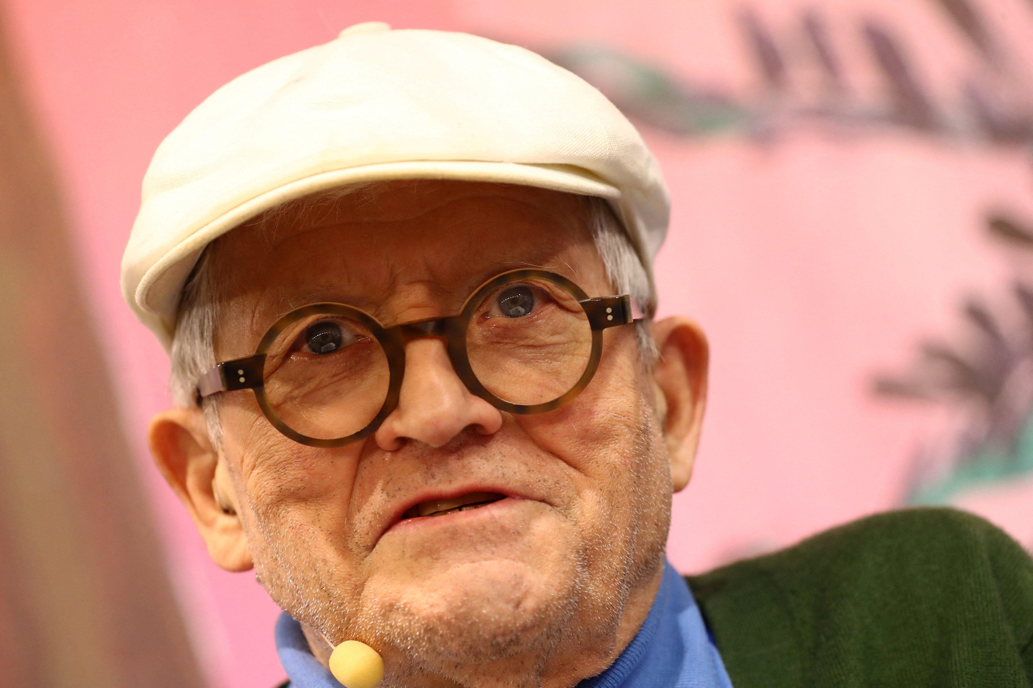 Influential artist David Hockney dies at age 88