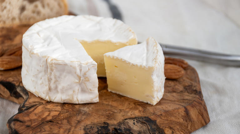 3 cheeses that pair perfectly with Prosecco