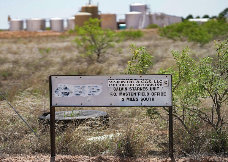 Texas oil CEO's companies amassed $2M in unpaid debts before his arrest ...