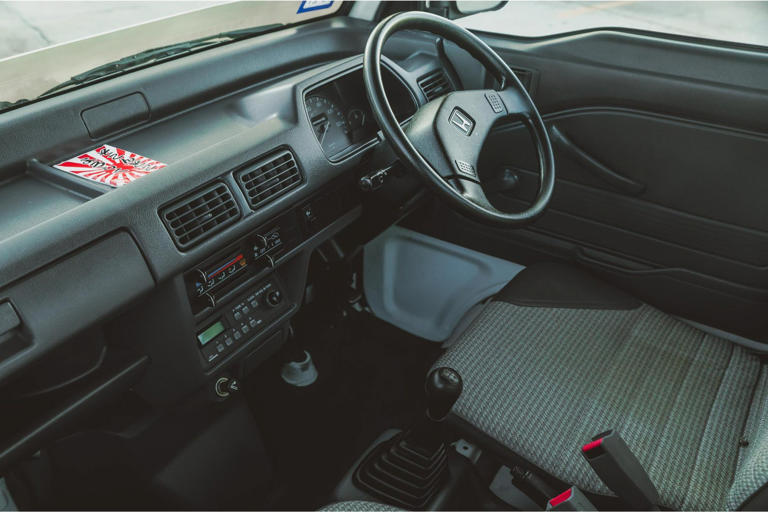 This manual Honda kei truck makes less power than some ride-on mowers