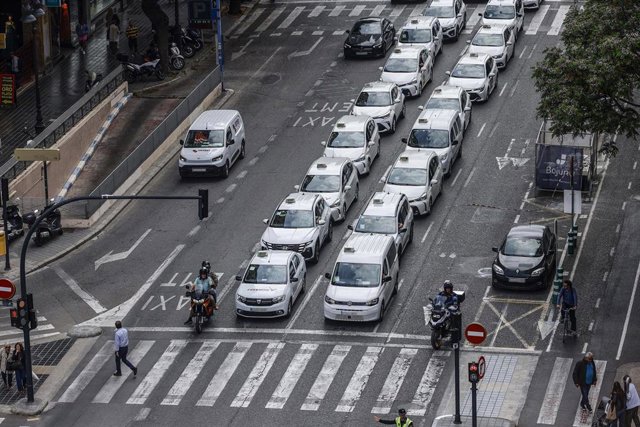 Taxistas protestarán el miércoles ante Les Corts durante el debate del ...