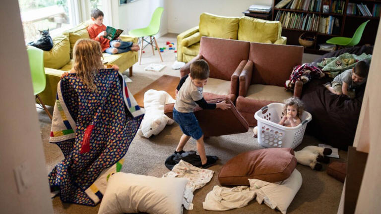Mom moved across the street from ex-husband’s ex-wife so their kids ...