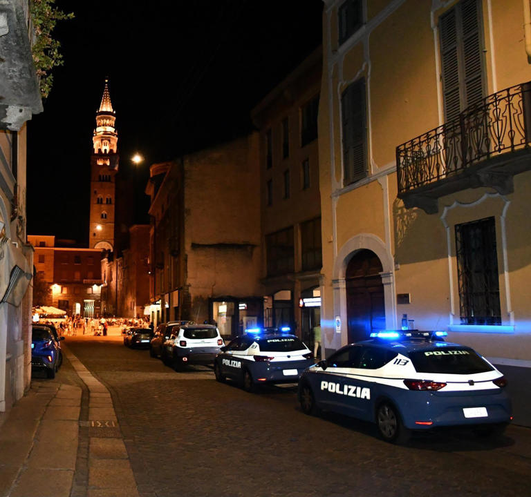 Cremona, accoltella la compagna e le lancia addosso della candeggina ...