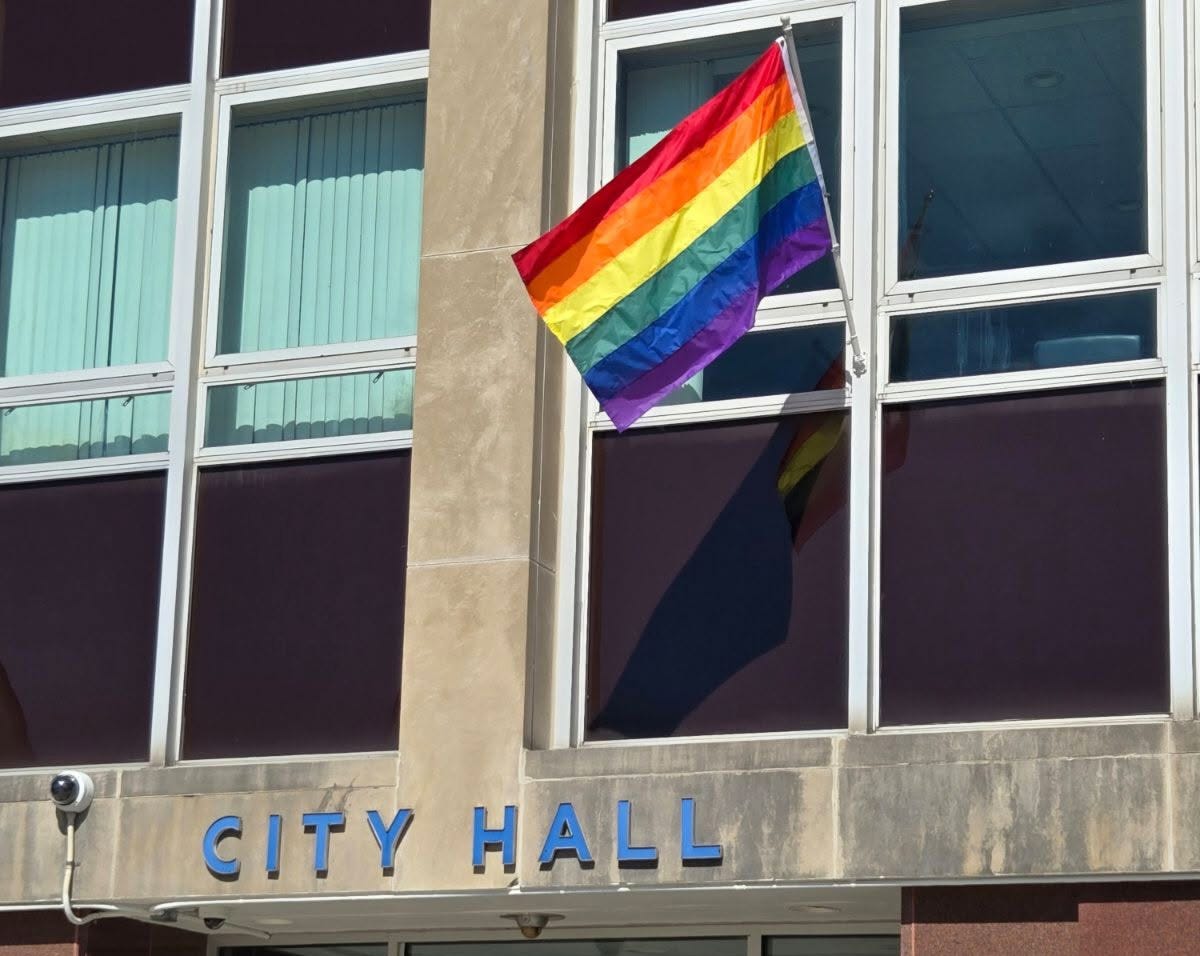 Utica Common Council overrides veto for flag policy