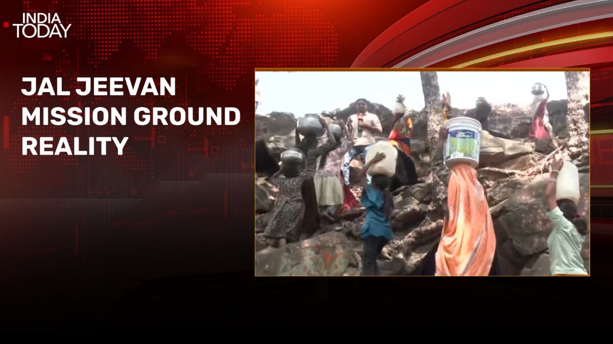 Women climb down 50 feet ravine in scorching heat to fetch drinking ...