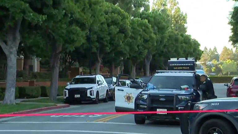 2 taken to hospital after shooting in Alameda