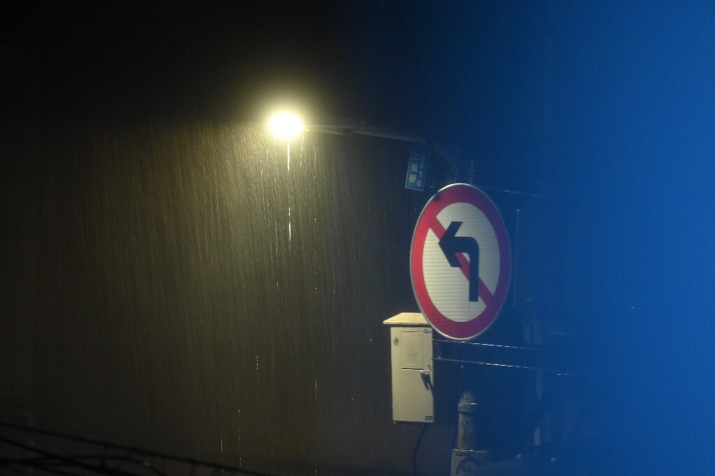 独家：6月城中村的一场暴雨