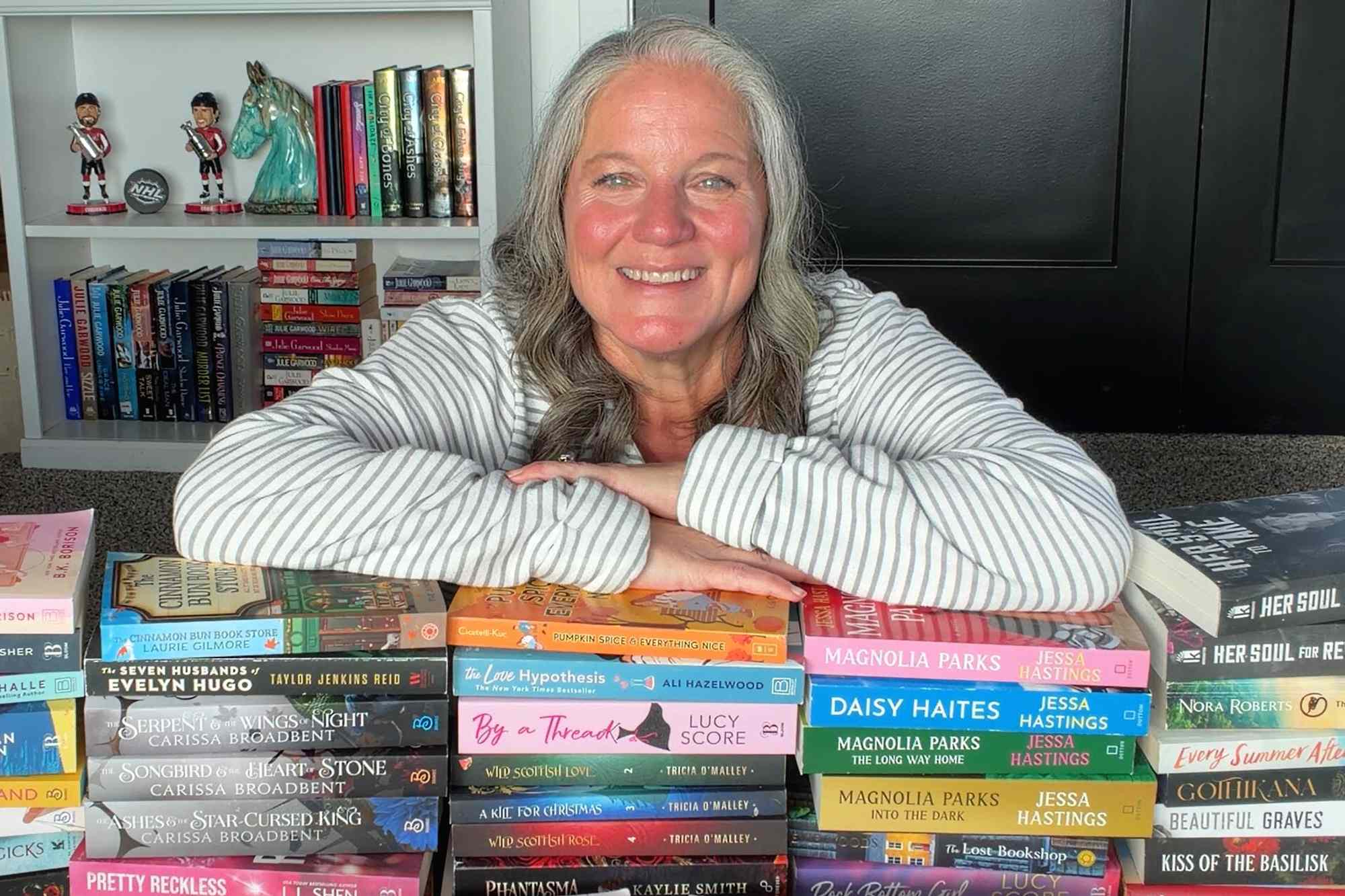 Woman living 2 hours from closest bookstore buys 146 books in one day ...