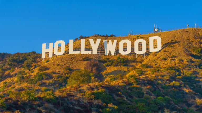 Retirees discover flexible side hustle as background actors in Hollywood