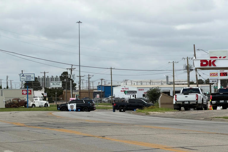 Shooter, one victim dead in Texas shooting