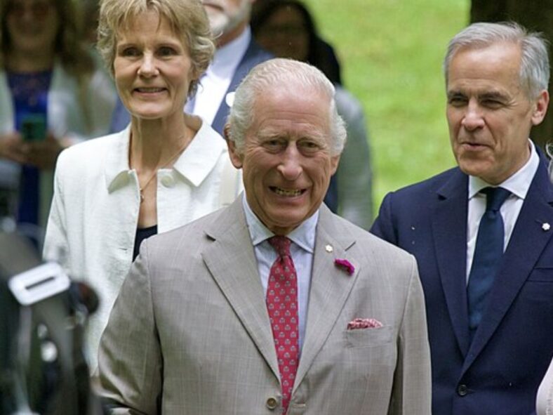 King Charles was called “darling” by fan: Here’s his reaction