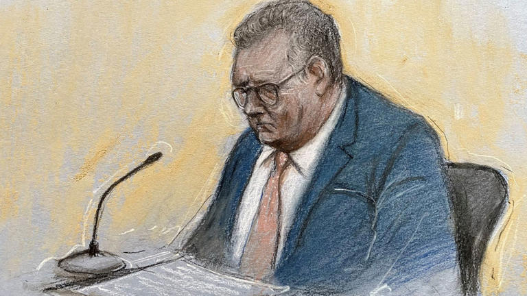 Sir Jeffrey Donaldson denies apology was about alleged abuse