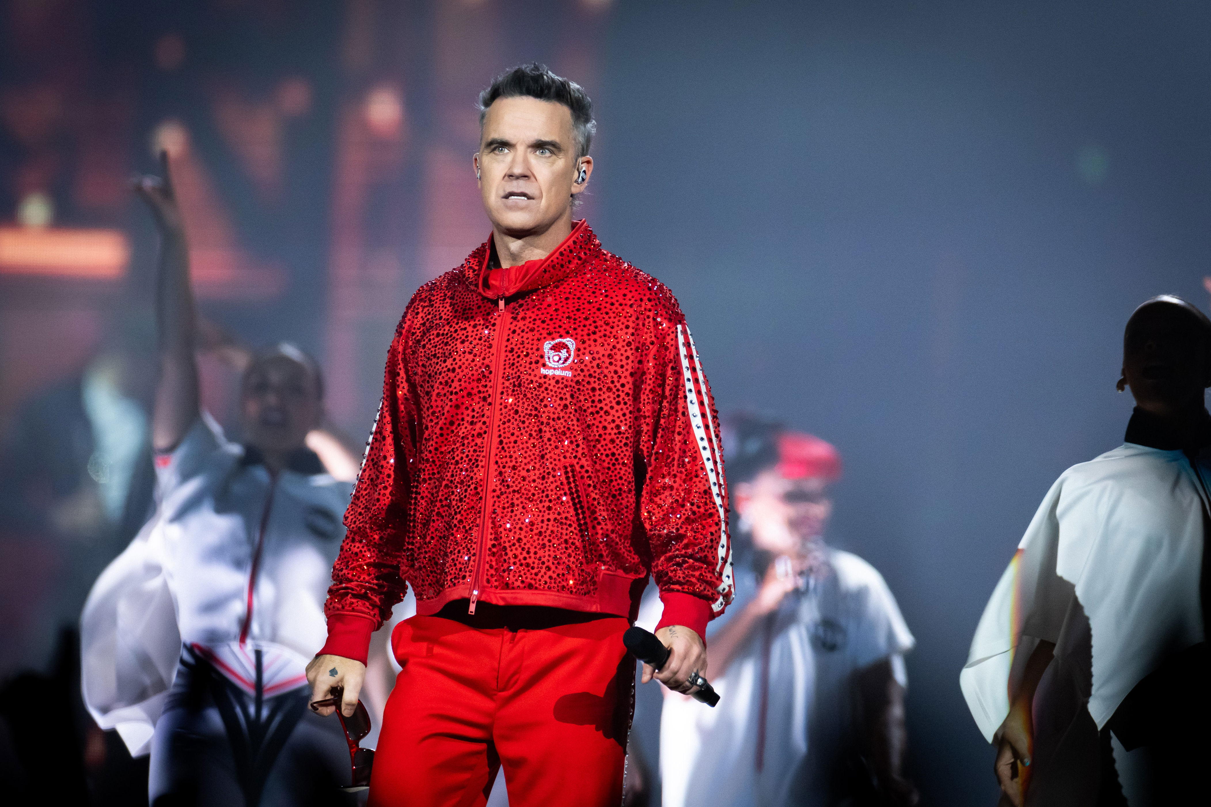 Robbie Williams strikes dream deal to sponsor hometown club Port Vale