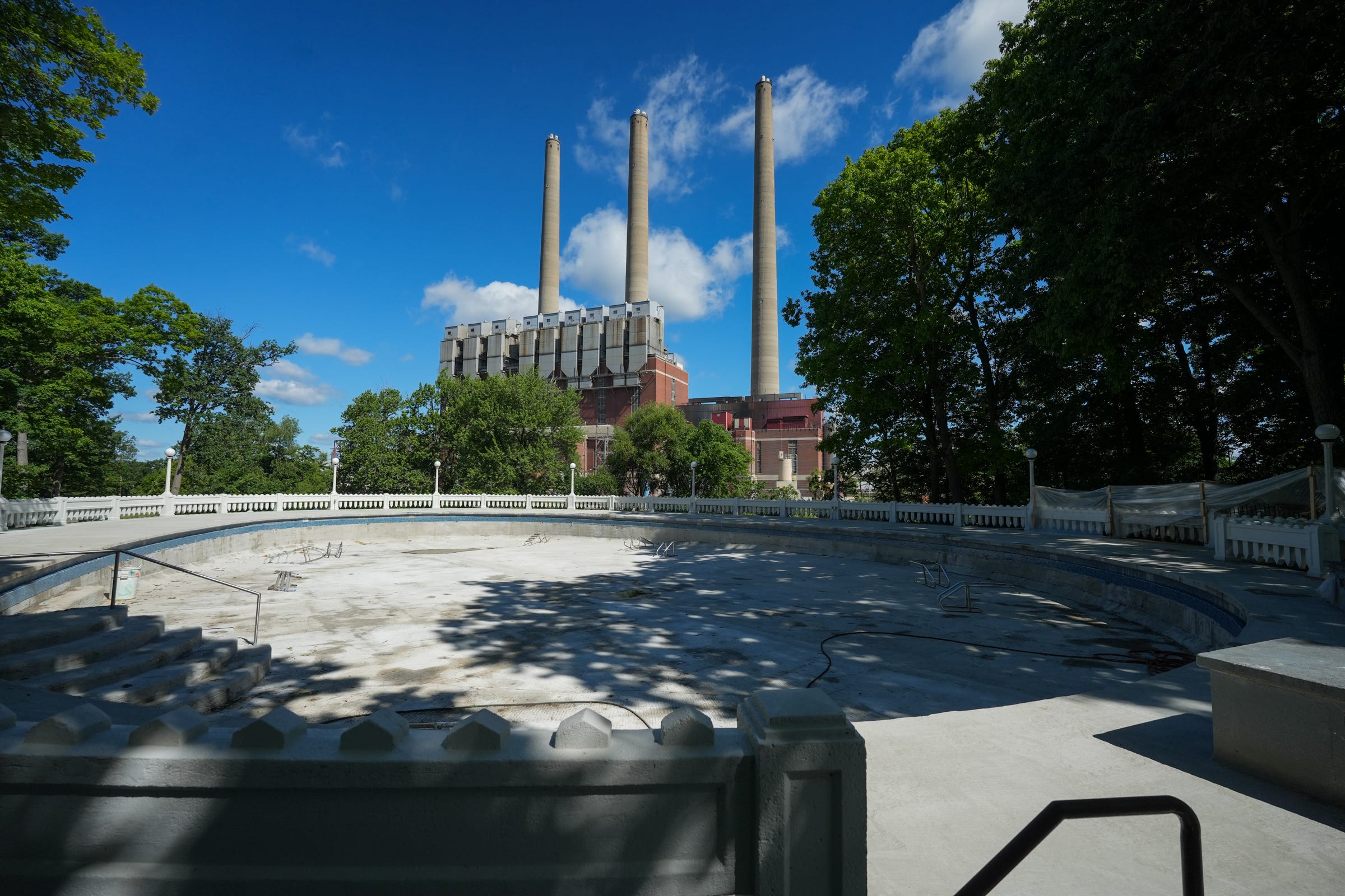 Big waves? Lansing's historic Moores Park Pool could open in June 2027