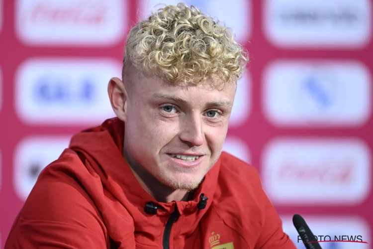 Bruggeling zweet peentjes op training: "Doku is niveau Lamine Yamal"