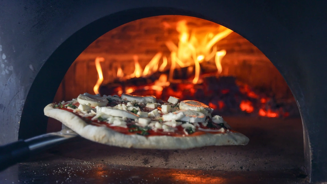 Authentic Italian pizza etiquette and preparation