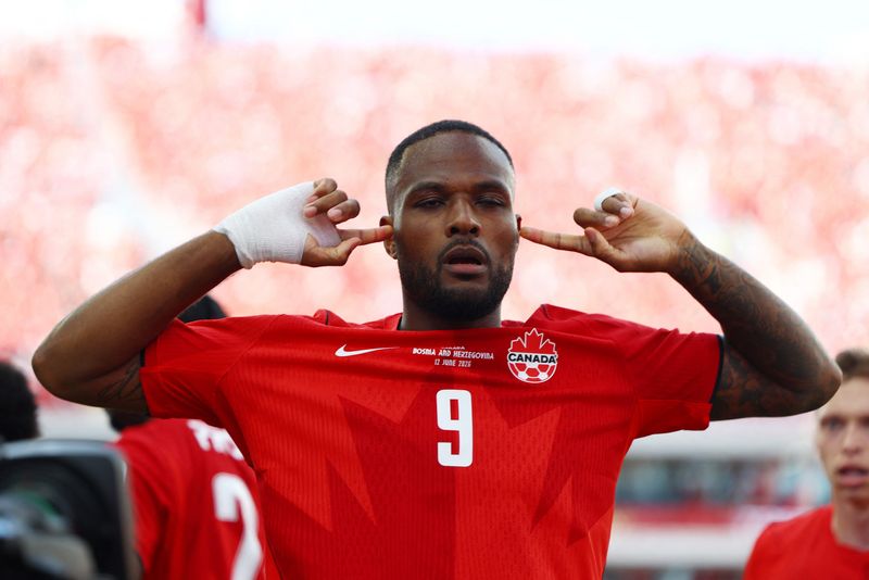 Soccer - Canada's Larin rescues late draw against Bosnia in Group B opener