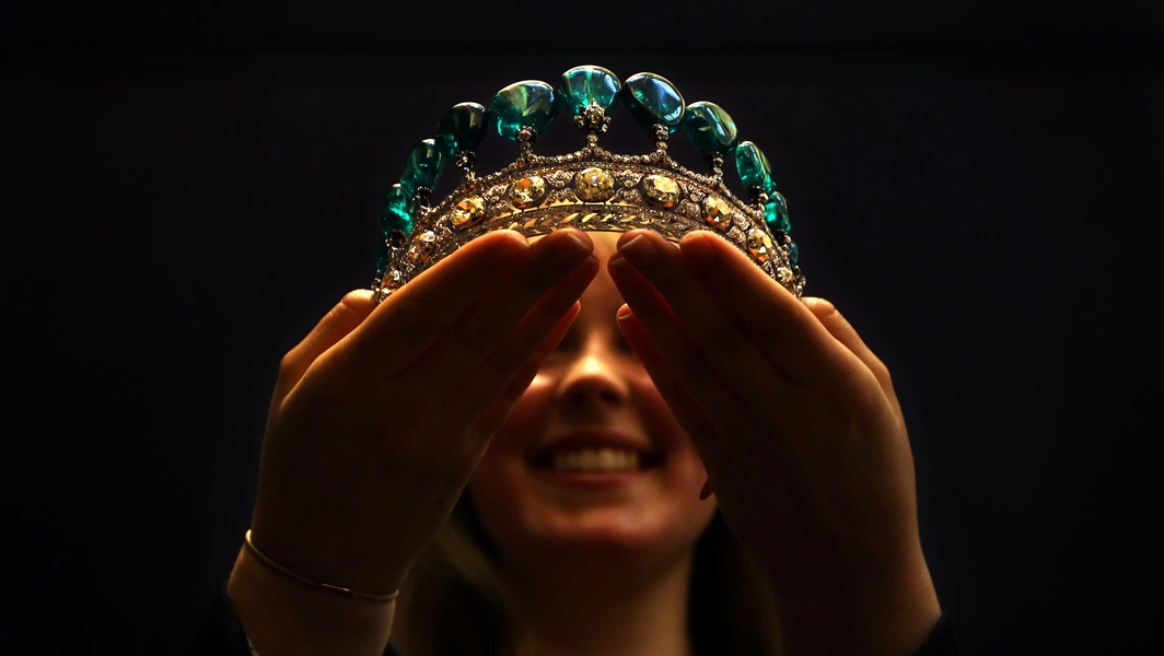 9 iconic tiaras and their royal histories