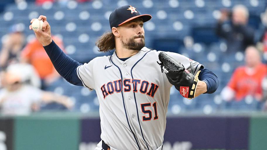 Astros make surprising roster moves after latest losing streak