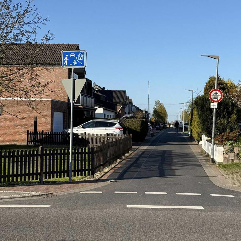Feldstraße in Pesch ist nun verkehrsberuhigter Bereich