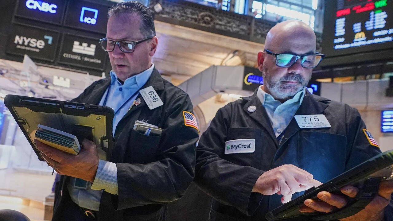 US stocks increase as oil prices drop and SpaceX prepares for market debut