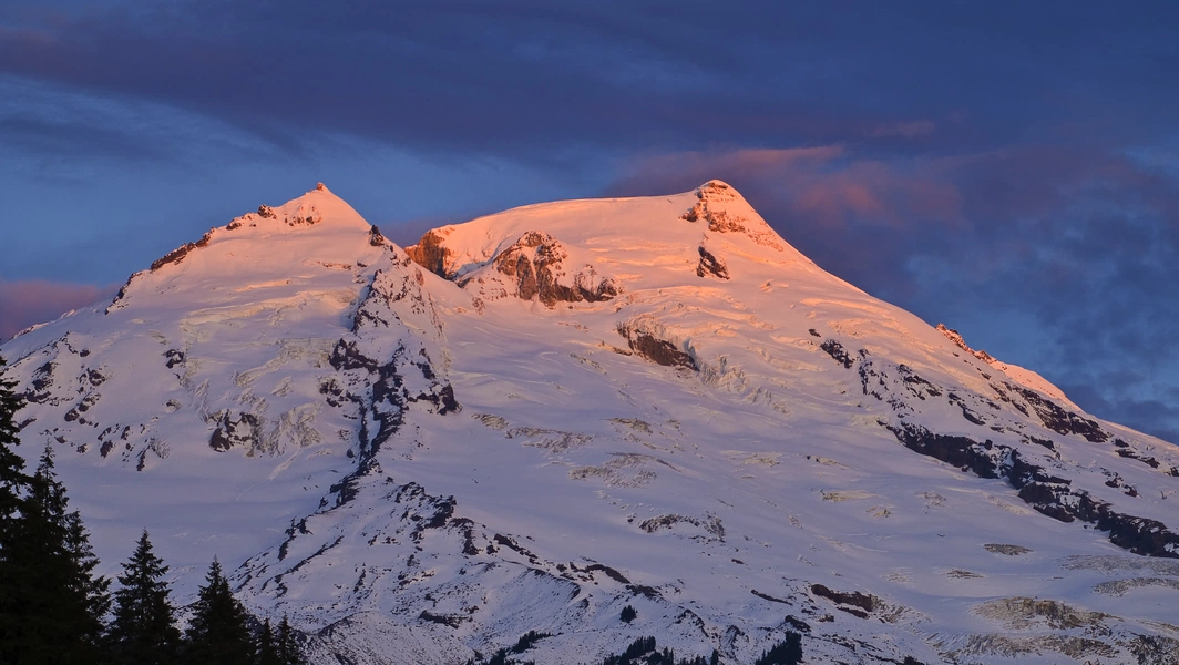 Washington's scenic drives to waterfalls and volcanoes