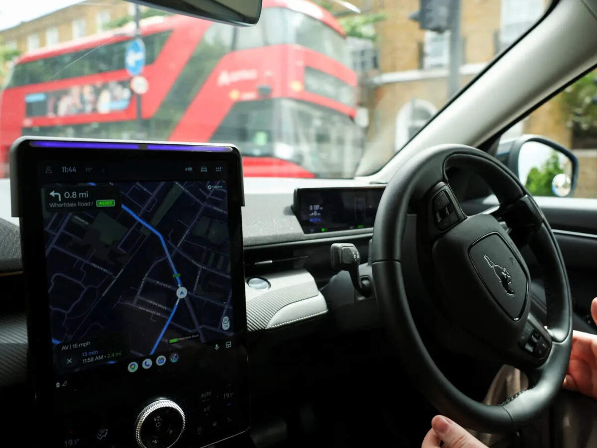 DoT delicenses mid, high frequency bands to boost passenger safety ...