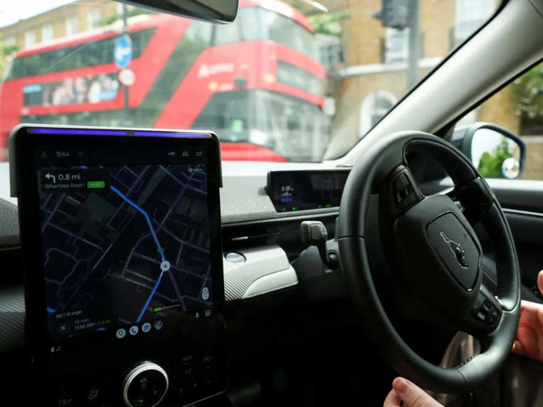 DoT delicenses mid, high frequency bands to boost passenger safety ...